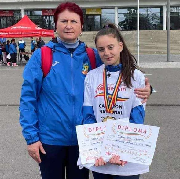 O elevă de la Mihai Eminescu - Locul I la o competiție sportivă ...